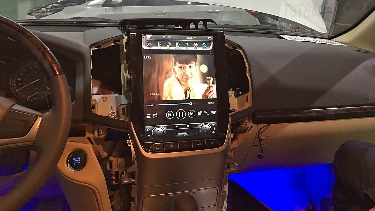 Màn hình Tesla DVD ô tô và sự khác biệt người dùng chưa biết